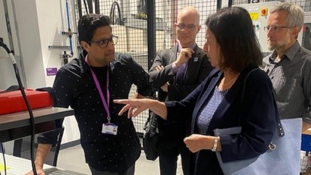 MP visits pioneering University of Manchester energy research facility ...