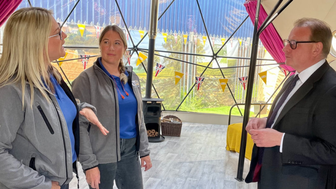 TruDomes welcomes Nuneaton MP to head office - Business Mondays