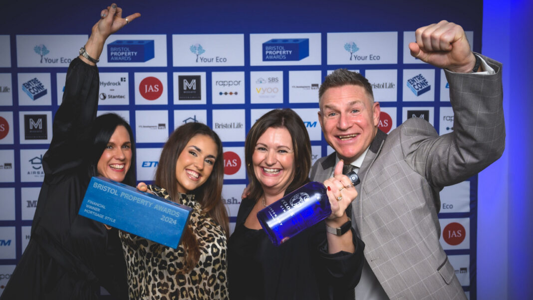 Mortgage advice firm wins regional award - Business Mondays