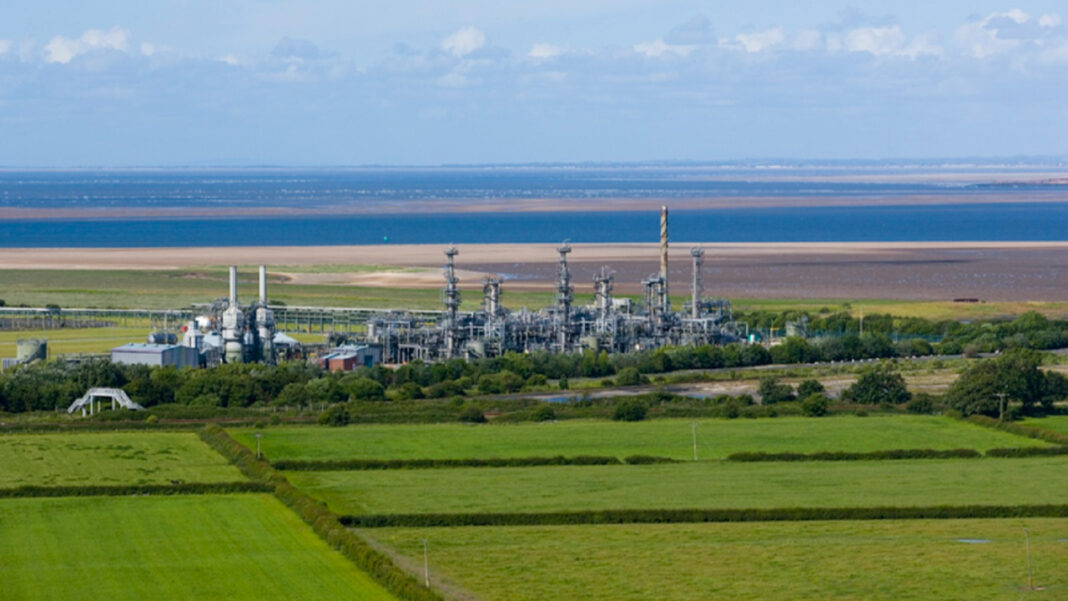 Jobs boost: Cheshire leaders welcome government's green light for HyNet ...